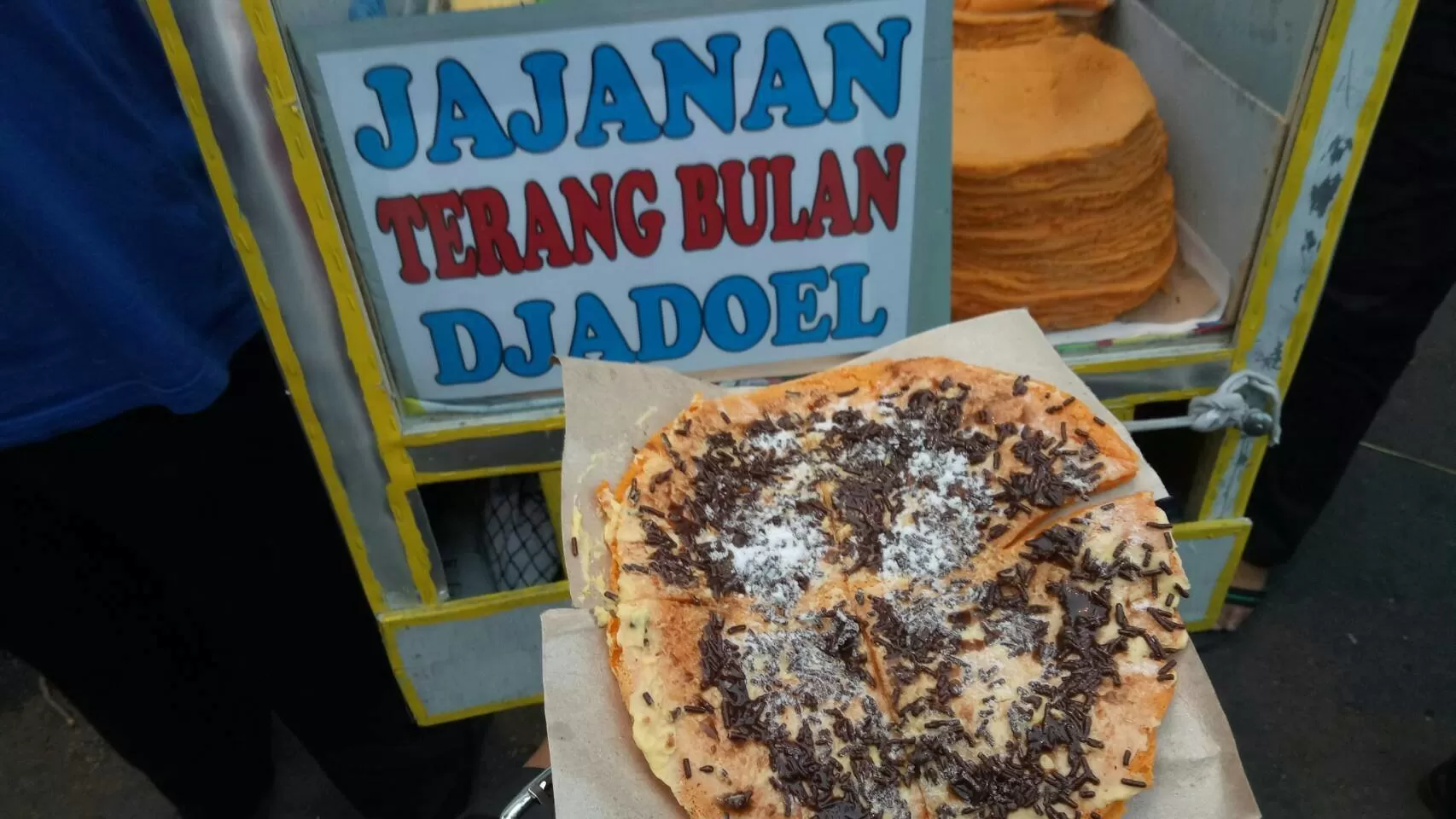 Terang Bulan Jadoel: Cita Rasa Nostalgia yang Tak Lekang oleh Waktu ...